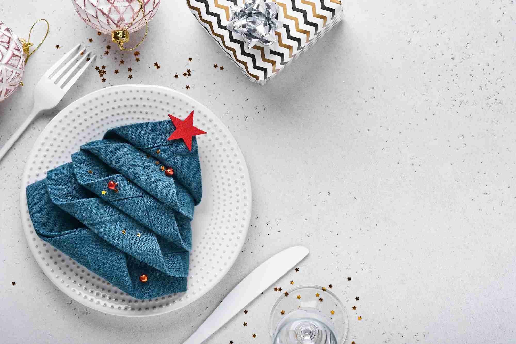 How to fold a napkin like a pro-5 easy folding ideas